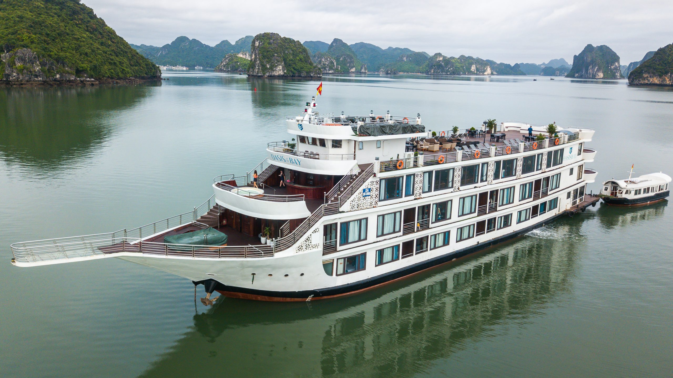 OASIS BAY PARTY CRUISE 2 DAYS 1 NIGHT - Chestnut Travel