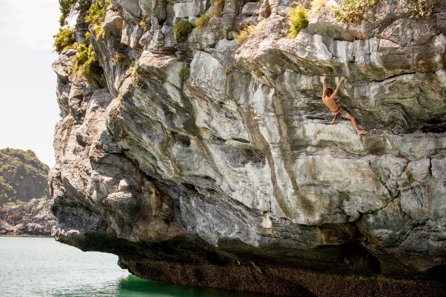 Advanced Rock Climbing & Cliff Jumping Boat Tour - Chestnut Travel